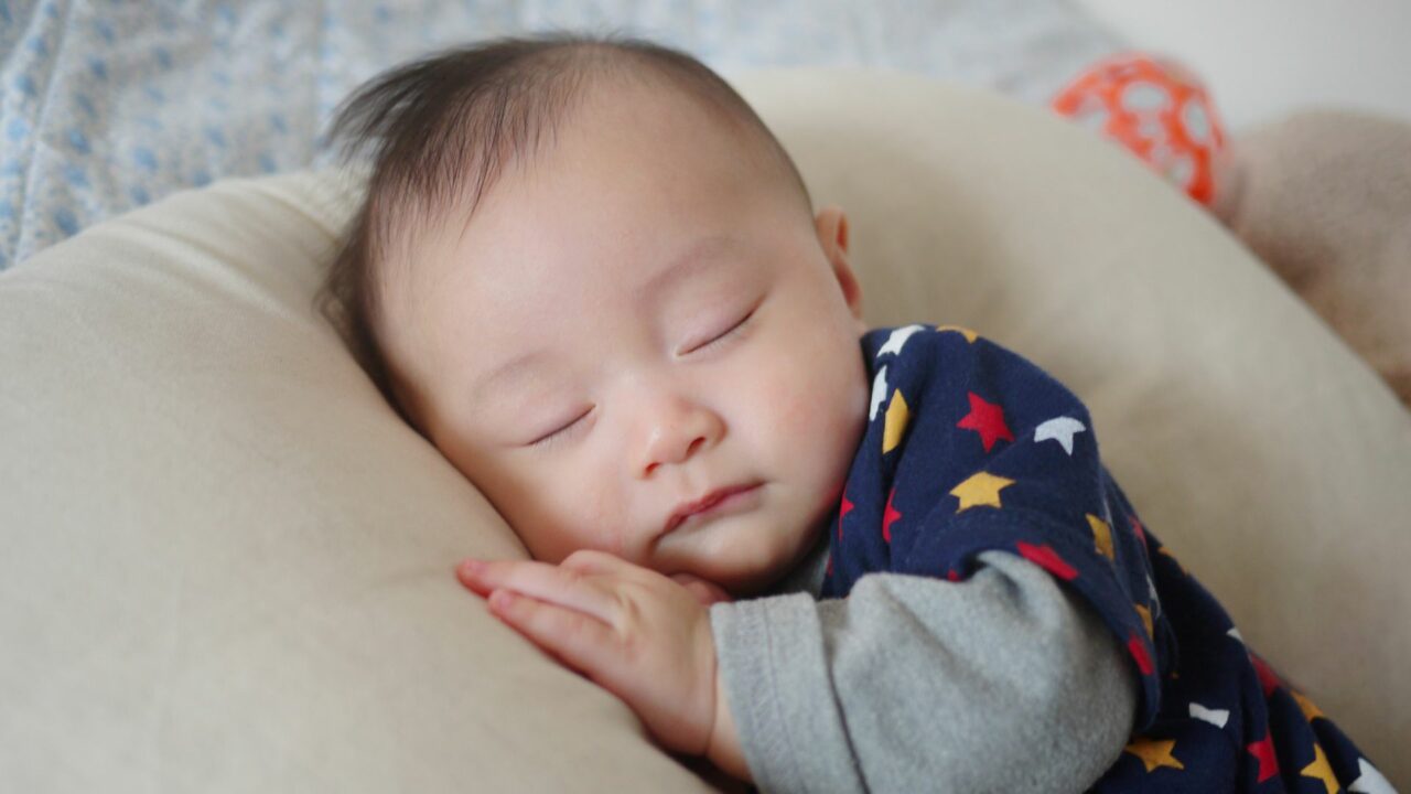 Kapan Cara Sleep Training Dapat Diterapkan pada Bayi?