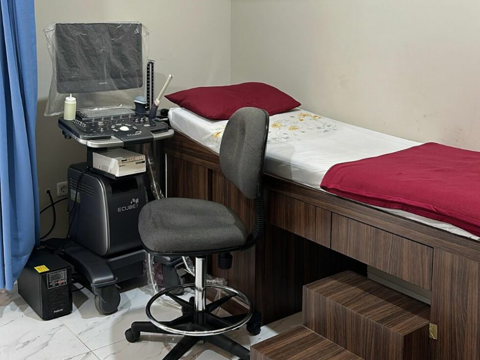 Prof. Dr. Johanes C Mose,dr., Sp.OG K-FM Dokter Obgyn Terbaik