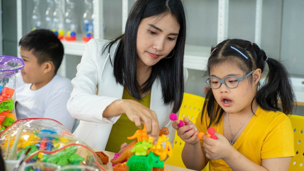 Ciri-Ciri Anak Autis yang Harus Diketahui Setiap Orang Tua