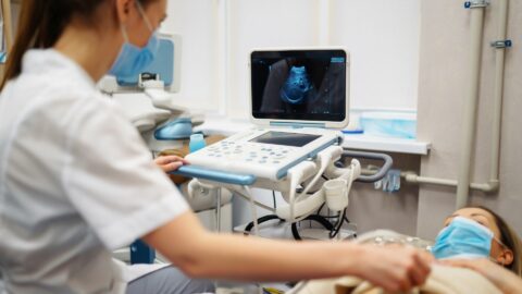 Pertanyaan Ini Wajib Mom Tanyakan saat USG